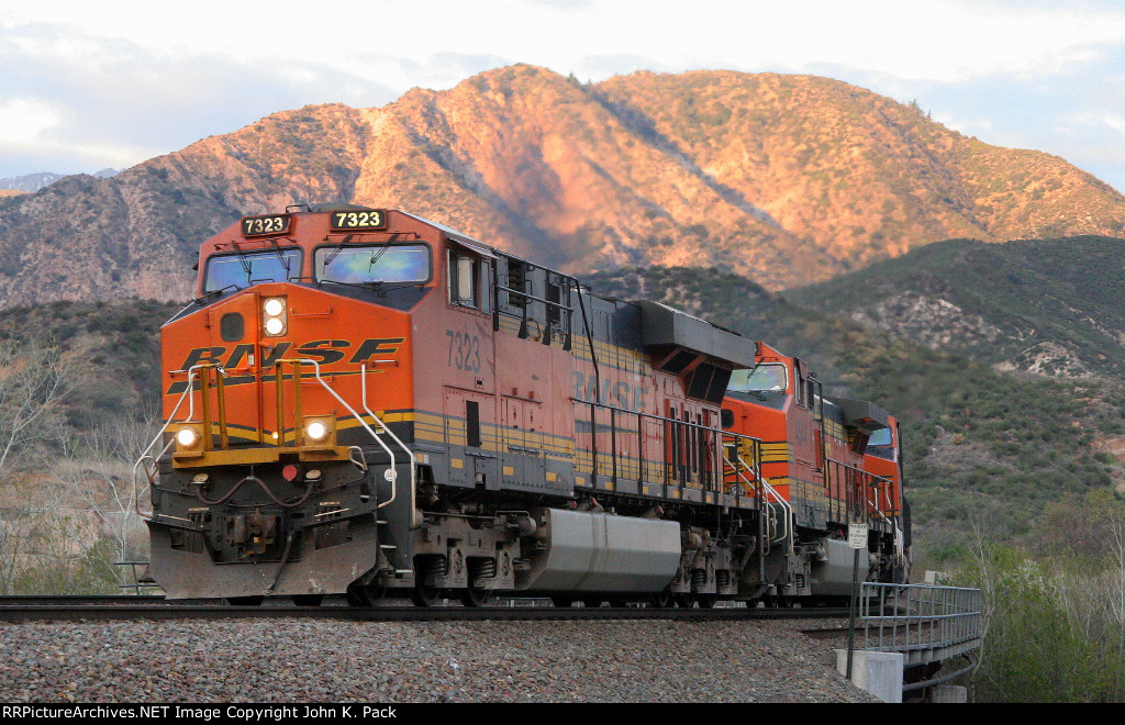 BNSF 7323